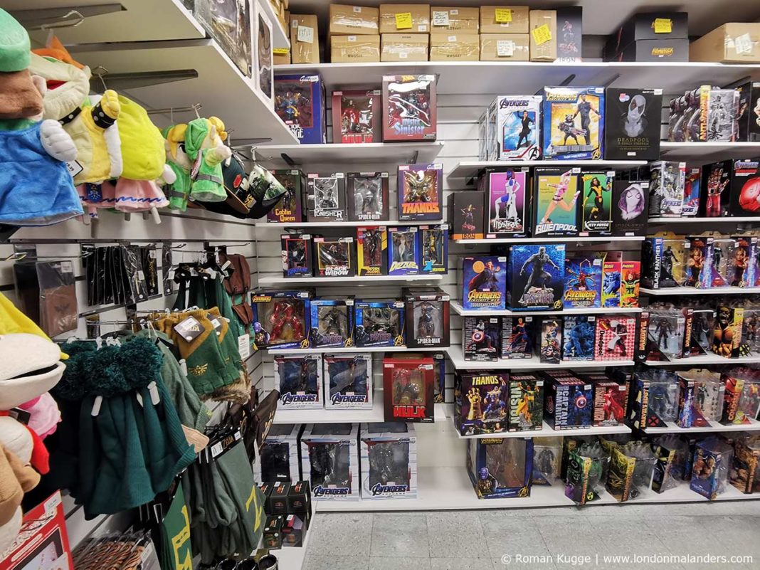 „Forbidden Planet“ London: Mein Besuch im Kult-Comic-Shop | London mal ...
